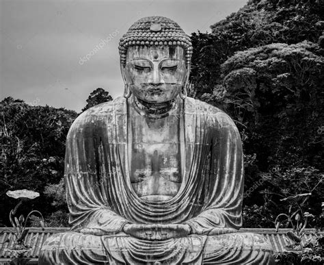 El Mundialmente Famoso Buda Daibutsu La Gran Estatua De Buda En