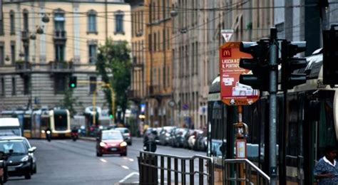 Milano Continua La Lotta Alle Auto Via I Parcheggi Da Corso Buenos Aires