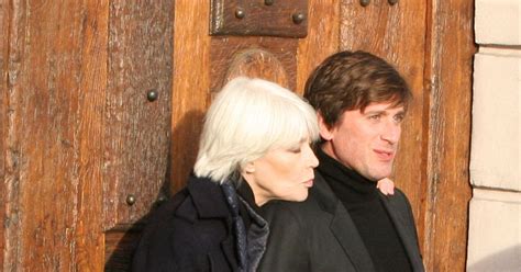 Exclusif Françoise Hardy et son fils Thomas Dutronc se baladent le