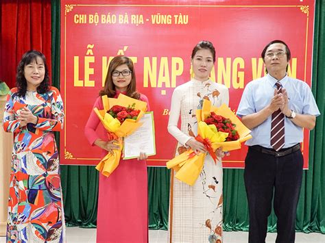 Chi bộ Báo Bà Rịa Vũng Tàu kết nạp đảng viên mới Báo Bà Rịa Vũng
