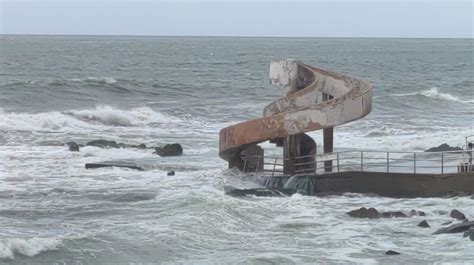 Restringen acceso a playas de Mazatlán por oleaje elevado Punto y
