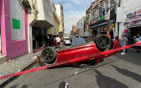 Volcadura De Auto Por Exceso De Velocidad En El Centro De Cuernavaca