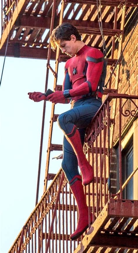 Famous Bulges On Twitter Rt Thefamousbulges Tom Holland