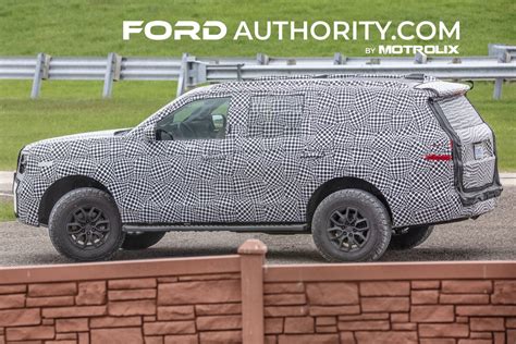 Redesigned 2025 Ford Expedition Taillights Spotted Photos