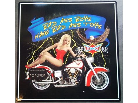 plaque moto et pin up bad ass boy tole pub carré usa deco Conforama