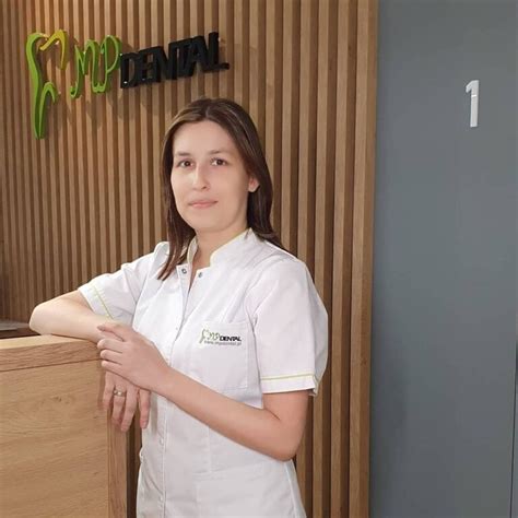 O Nas Stomatologia Zachowawcza Stomatolog Implanty Warszawa