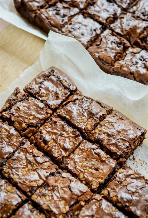 Wilgotne ciasto czekoladowe z jabłkami i orzechami KuchennAktywizacja