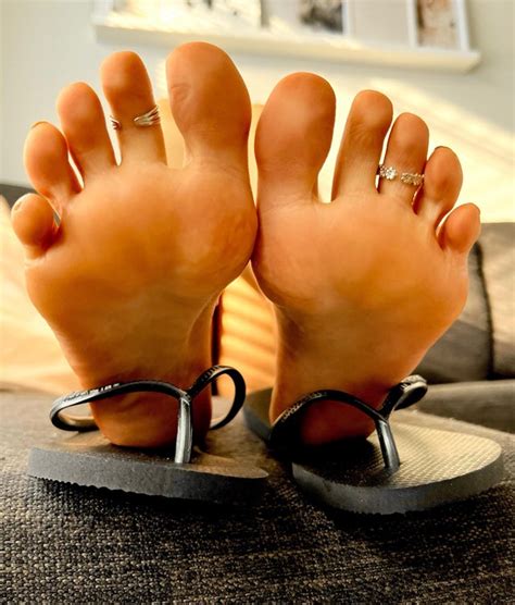 Can You Suck My Rings Off 😍 Rbeneathgoddessfeet
