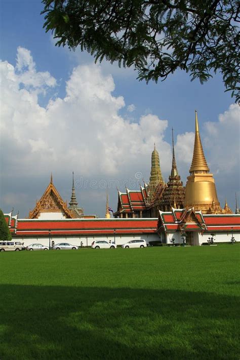 Thailand S Famous Tourist Attraction The Grand Palace In Bangkok