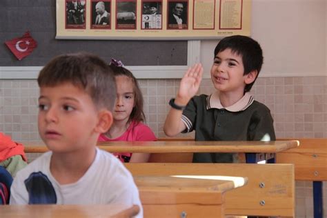 Okul öncesi ve birinci sınıflar için yüz yüze eğitim başladı