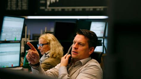 Dax Springt Ber Punkte Der Spiegel