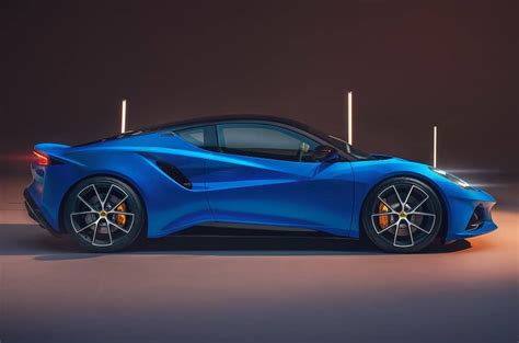 لوتوس امیرا 2023 معرفی شد آشنایی با آخرین خودرو درونسوز Lotus گجت نیوز