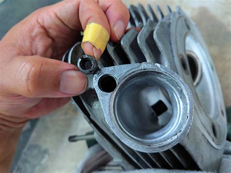 Shovelhead Cylinder Head Worn Exhaust Port Flange Broken Stripped