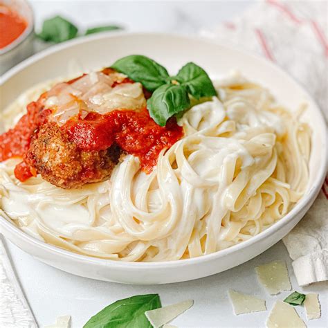 Esitellä 61 imagen chicken parmesan pasta abzlocal fi