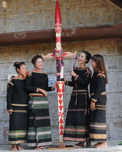 Hình Ảnh Trang Phục Dân Tộc Ê Đê Tinh Hoa Văn Hóa Của Núi Rừng Tây Nguyên