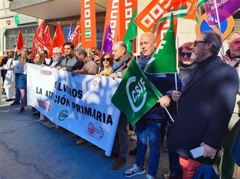 Los sindicatos se concentran en la Casa del Mar para salvar la Atención