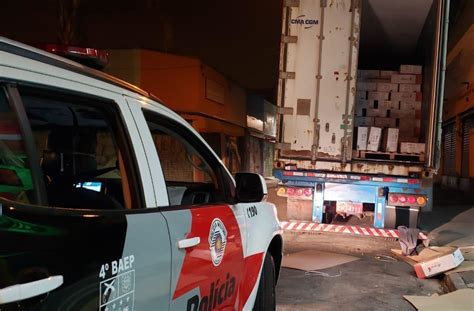 Tentativa de assalto a caminhoneiro termina duas vítimas baleadas