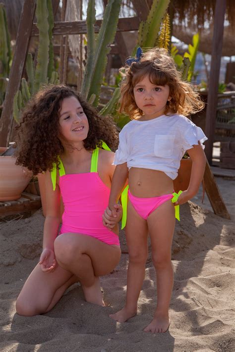 Trikini Niña Rosa Flúor Belen Zotano Swimwear