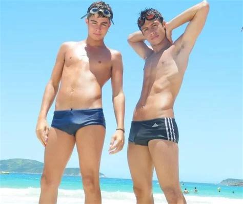 Ator Rafa Vitti Exibe Volume Enorme Na Sunga Todos Famosos Nus