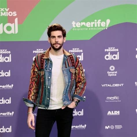 Lvaro Soler En Los Premios Cadena Dial Alfombra Verde De Los