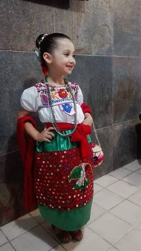 Traje Típico de China Poblana Vestuario mexicano Vestidos mexicanos