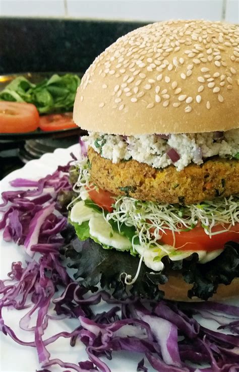Hambúrguer Vegano de Grão de Bico Fruta e Raiz