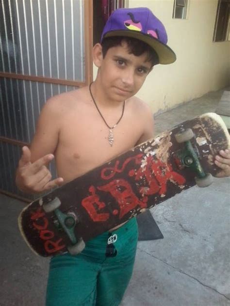 Adolescente De 15 Anos Foge De Casa E Deixa Pai Desesperado Vvale