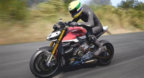 IGCD Net Ducati Super Naked V4 S In Ride 4
