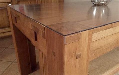Comment protéger une table en bois de l eau Housekeeping Magazine