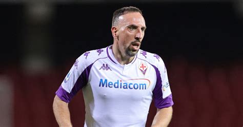 Incendies en Algérie Franck Ribéry signe un chèque avec plusieurs
