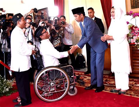 Presiden Jokowi Dan Ibu Iriana Silaturahmi Bersama Masyarakat Di Istana
