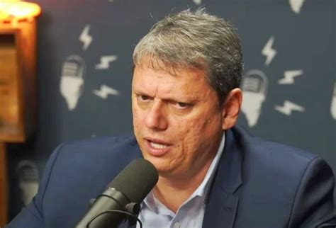 Governador de São Paulo Tarcísio diz que não vai concorrer à