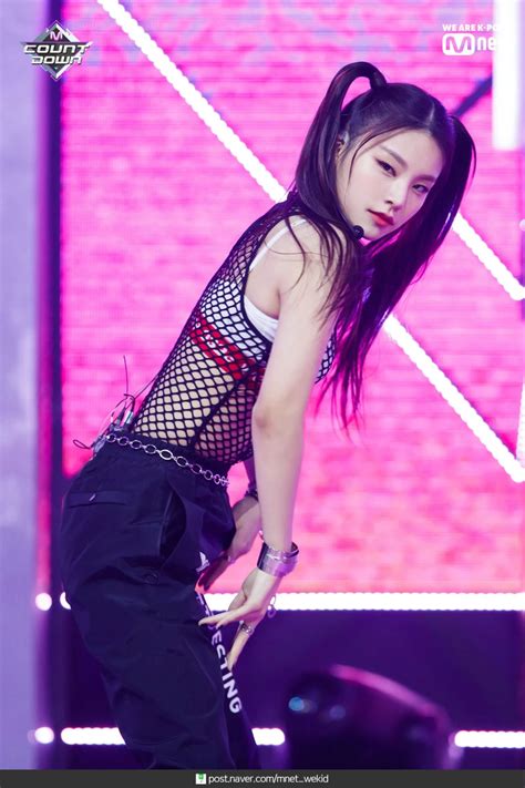 190214 Itzy Yeji Dalla Dalla Debut Stage At M Countdown Kpopping