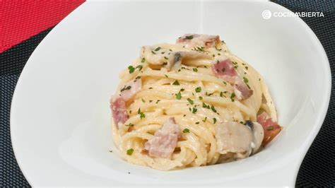 Espaguetis a la carbonara la receta italiana más sencilla