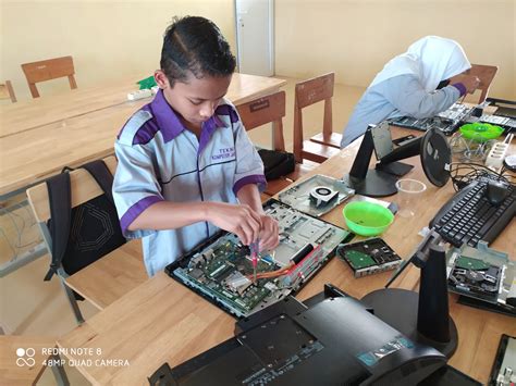 Teknik Komputer Dan Jaringan SMK Negeri 2 Karang Baru