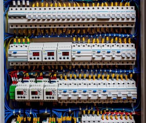 Mercredi Chewinggum agrafe câblage d armoire électrique Distribution