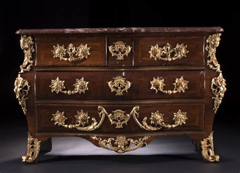 Höfische französische Kommode um 1730 mit bedeutender Provenienz