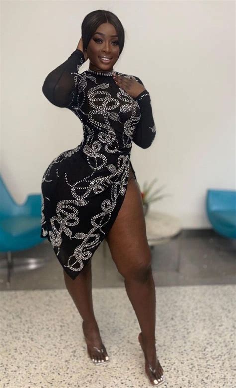4 Hot Sexy Nikia Renee Bikini Pics