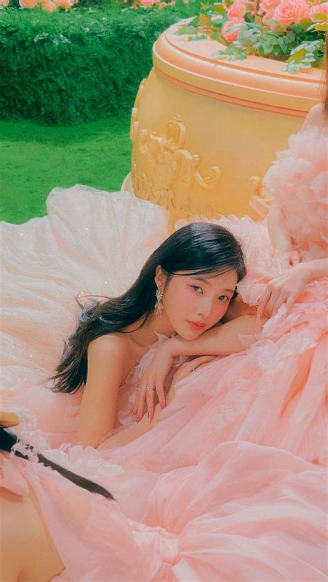 Pin by 𝑽𝑰𝑿𝑰𝑬 on Red Velvet Red velvet Disney princess Disney