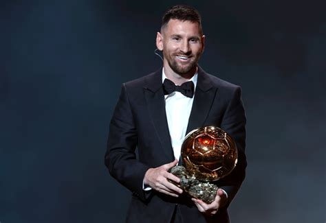 Leo Messi recibe su 8 º Balón de Oro y amplía la leyenda del mejor