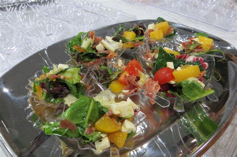 Ensalada Verde Con Peladillos Asados Queso Fresco Y Jam N Mercado