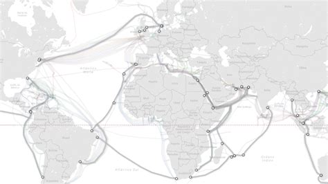 Así es el mapa de todos los cables submarinos que le dan forma a Internet