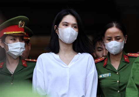 HOT Vừa được thả tự do Ngọc Trinh khóc nức nở vì tỷ phú Hoàng Kiều