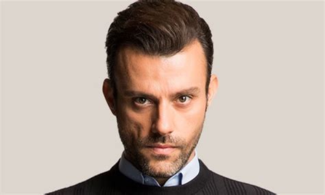 Ahmet Şafak Kimdir Biyografisi ve Hayatı Bukimdi