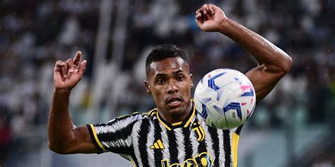 Juve Tegola Alex Sandro Le Ultime Sullinfortunio In Allenamento