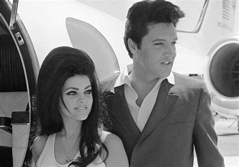Couple de légende Elvis et Priscilla Presley l amour rock n roll Elle