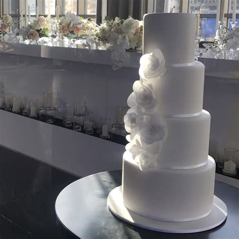 Paper Rose Nikos Cakes