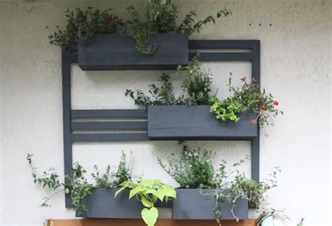 Vertical Wall Garden Free Woodworking Plan
