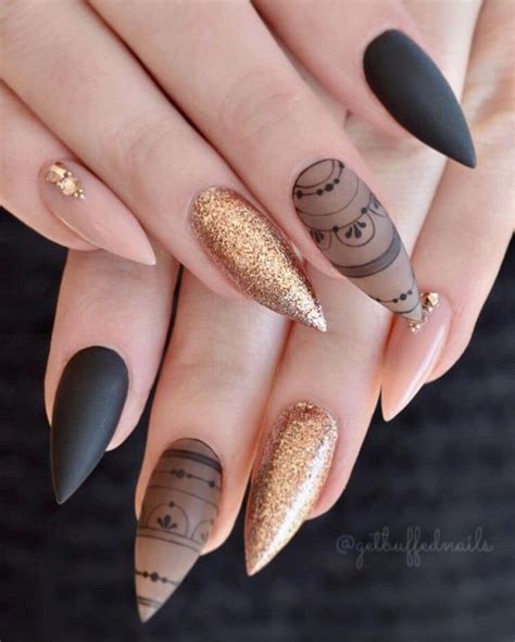 37 Mejores Diseños de Uñas en Negro que te van a Encantar 2020