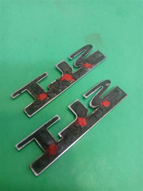 04 05 06 07 08 09 DODGE DURANGO REAR GATE LID CHROME SLT EMBLEM PAIR